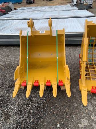 Cat 315 36” bucket – $3,500 – Western Mfg. Corp.